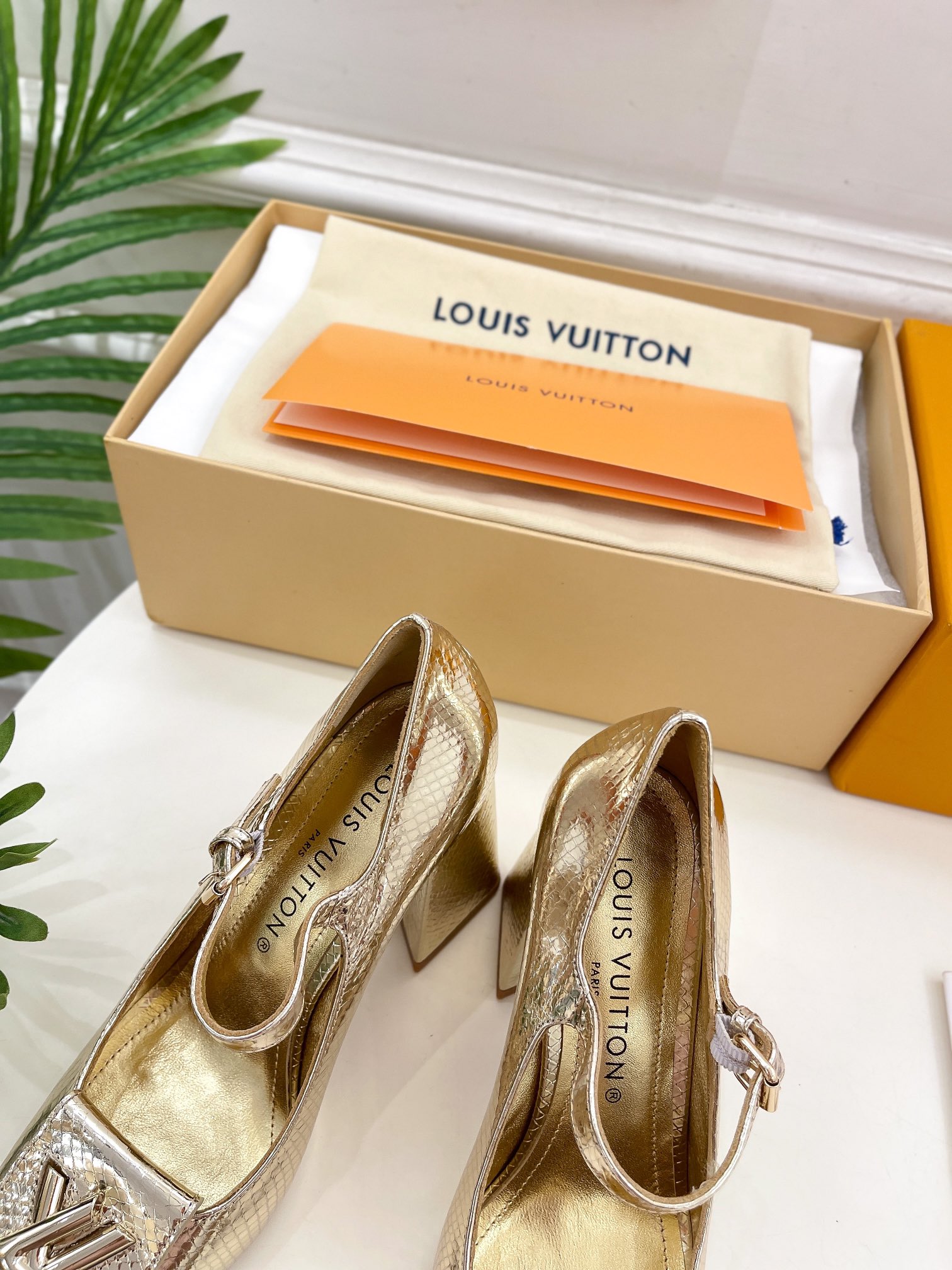 Louis Vuitton Shake Pump Gold For Women 8.5 cm / 3.3-inch - Temafes ...
