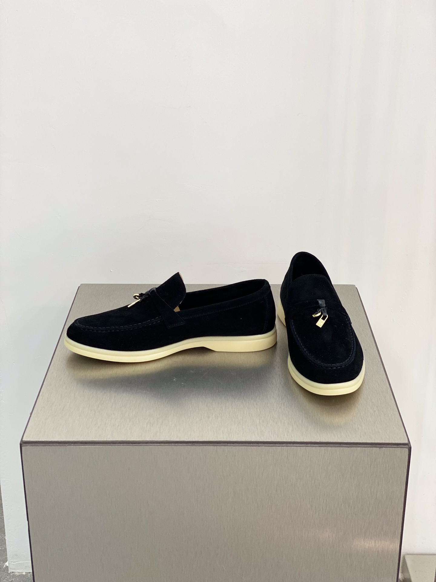 Loro Piana Summer Charms Walk Loafers Caviar For Women - FAE5444 MB97